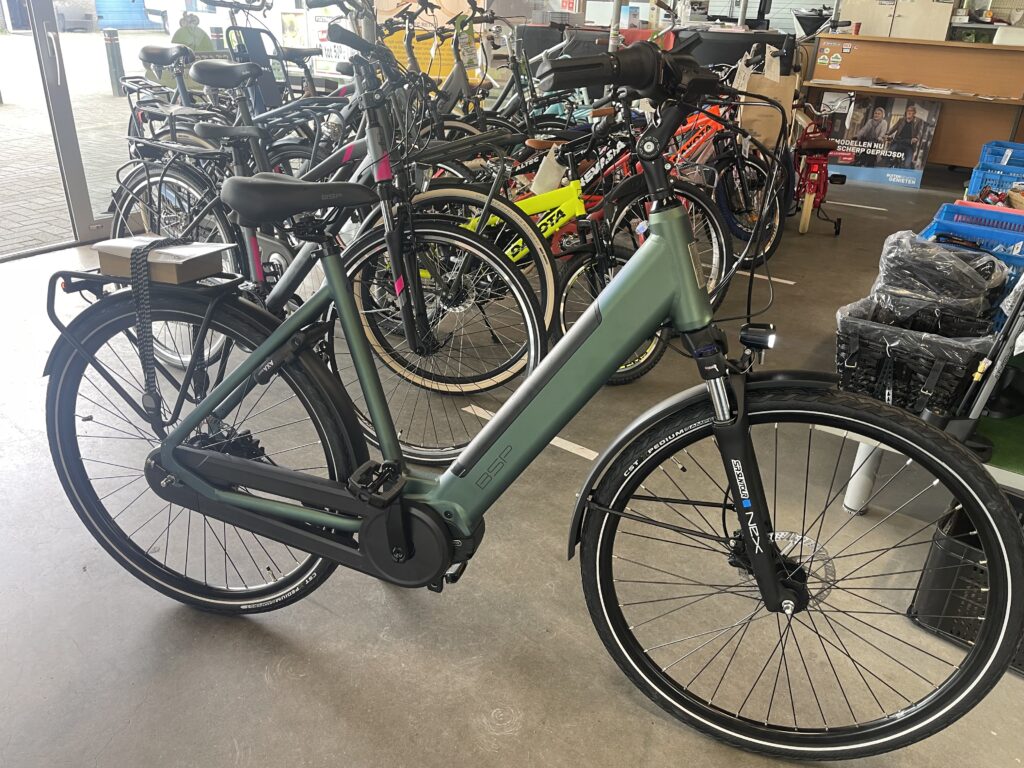 BSP Topaz Bafang M420 E BIKE MIDDENMOTOR 56CM emerald green mat 2023 - Fietsmaster